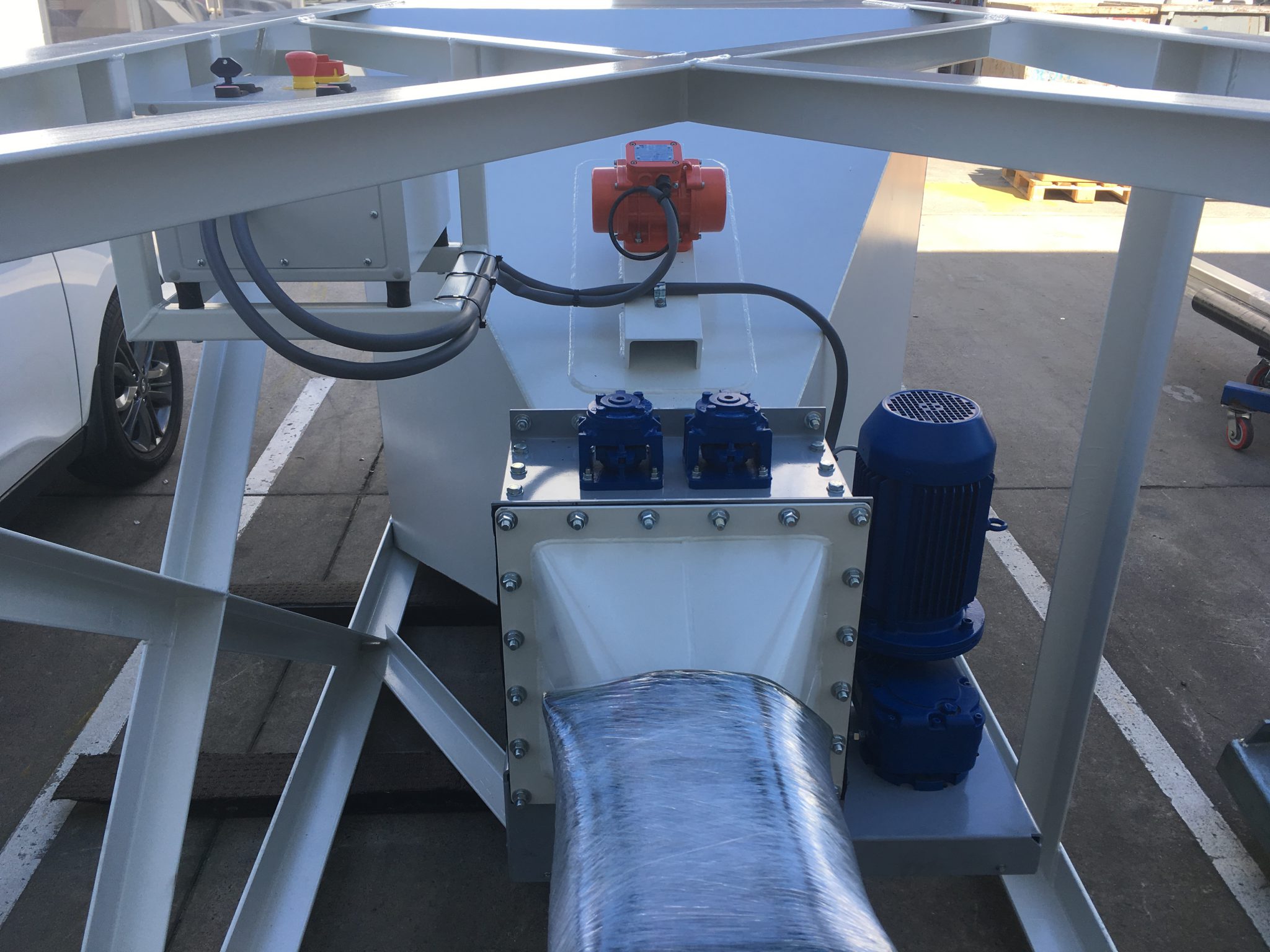 Silos, Hoppers and Bins Fabrication - FSI Engineering